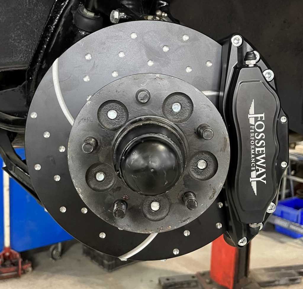 XJS, XJ6 and XJ12 Six Pot Brake kit for 15" wheels - Fosseway ...
